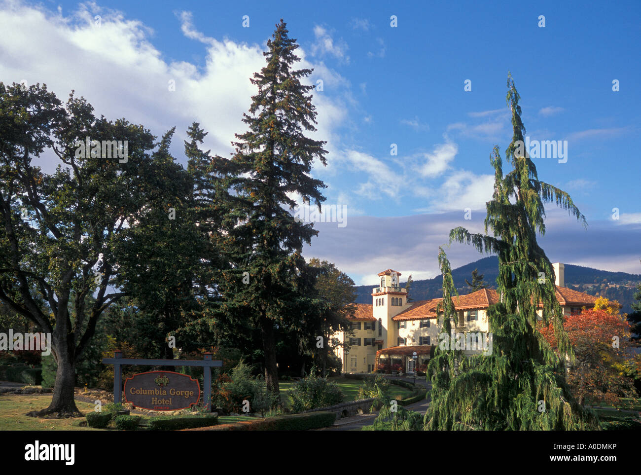 Columbia gorge hotel hi-res stock photography and images - Alamy