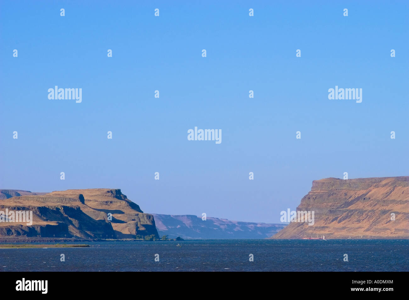 Wallula Gap on the Columbia River in southeast Washington Stock Photo ...
