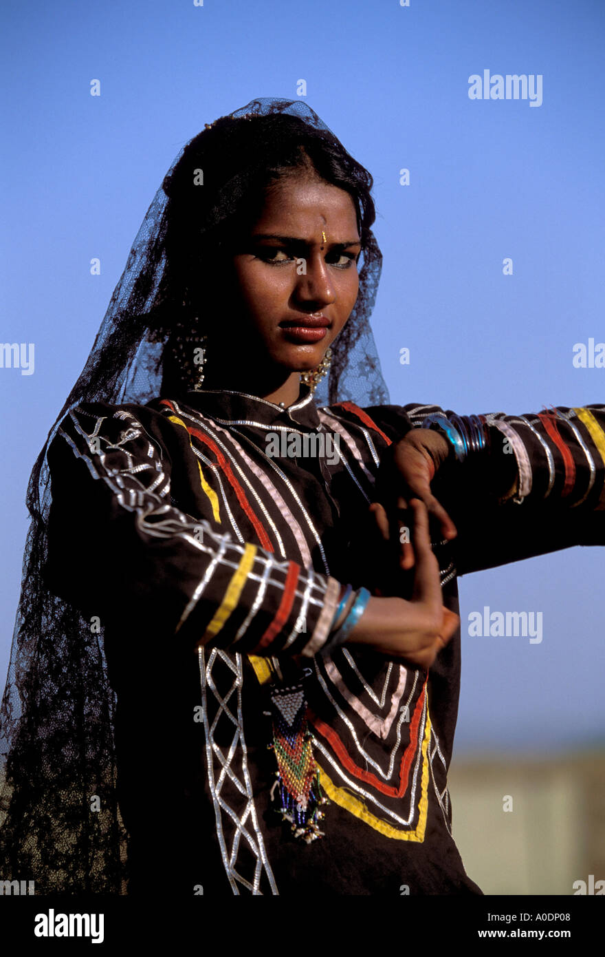 Kalbeliya Gypsy Traditional Dancers and Snake Charmers Indigenous ...