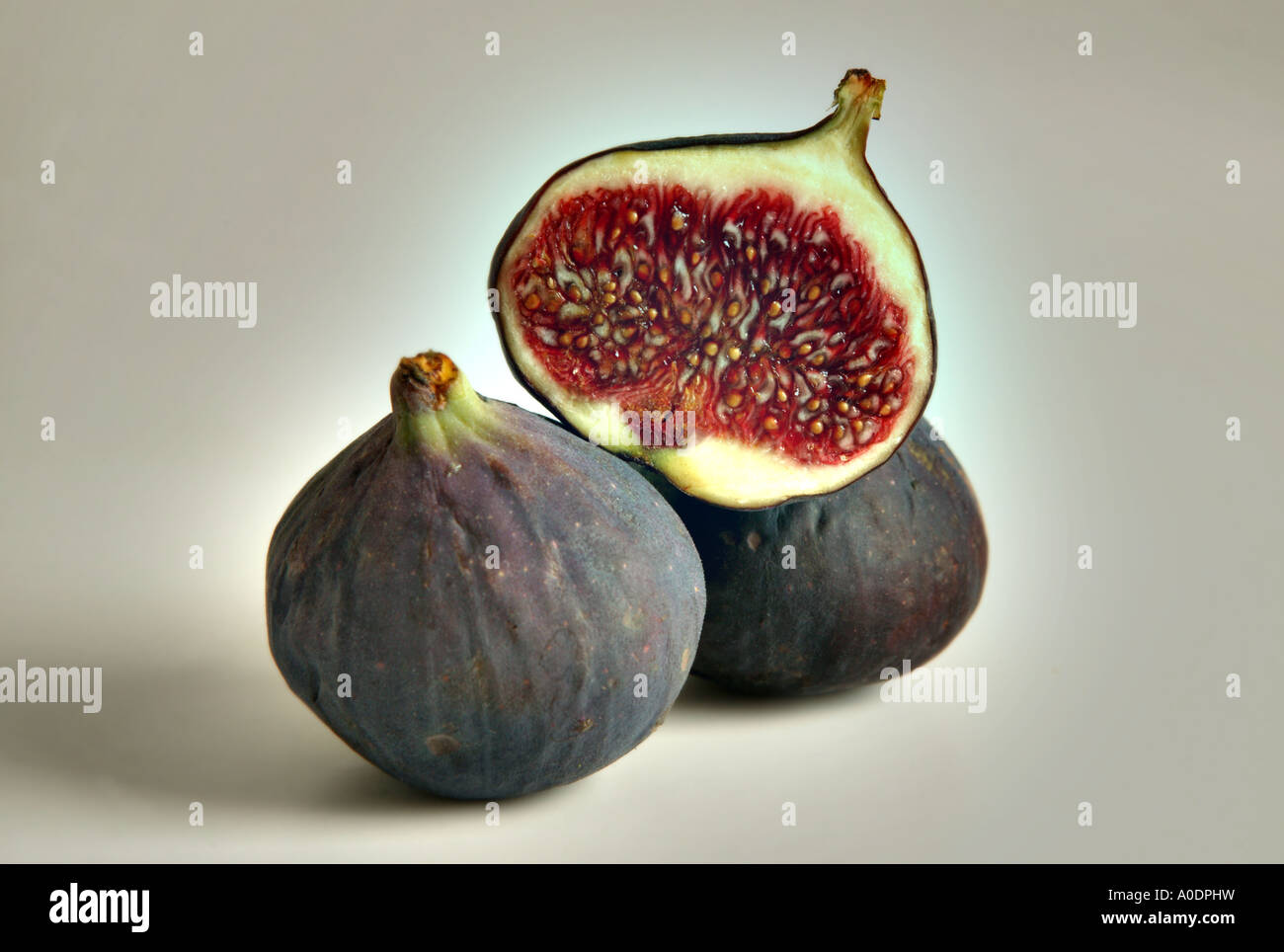 Center two figs hi-res stock photography and images - Alamy
