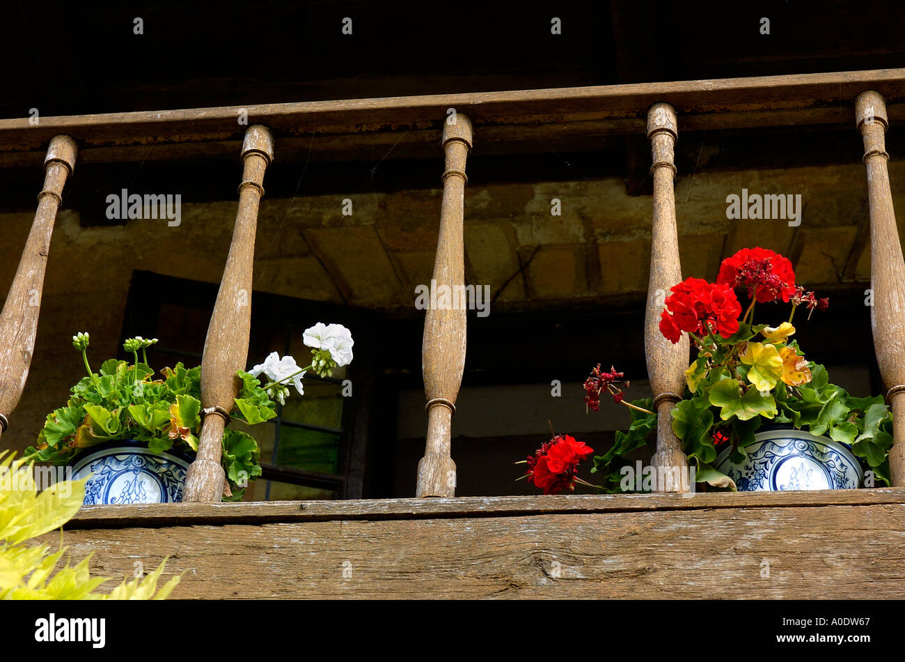 Set wooden stairs pathway hi-res stock photography and images - Alamy