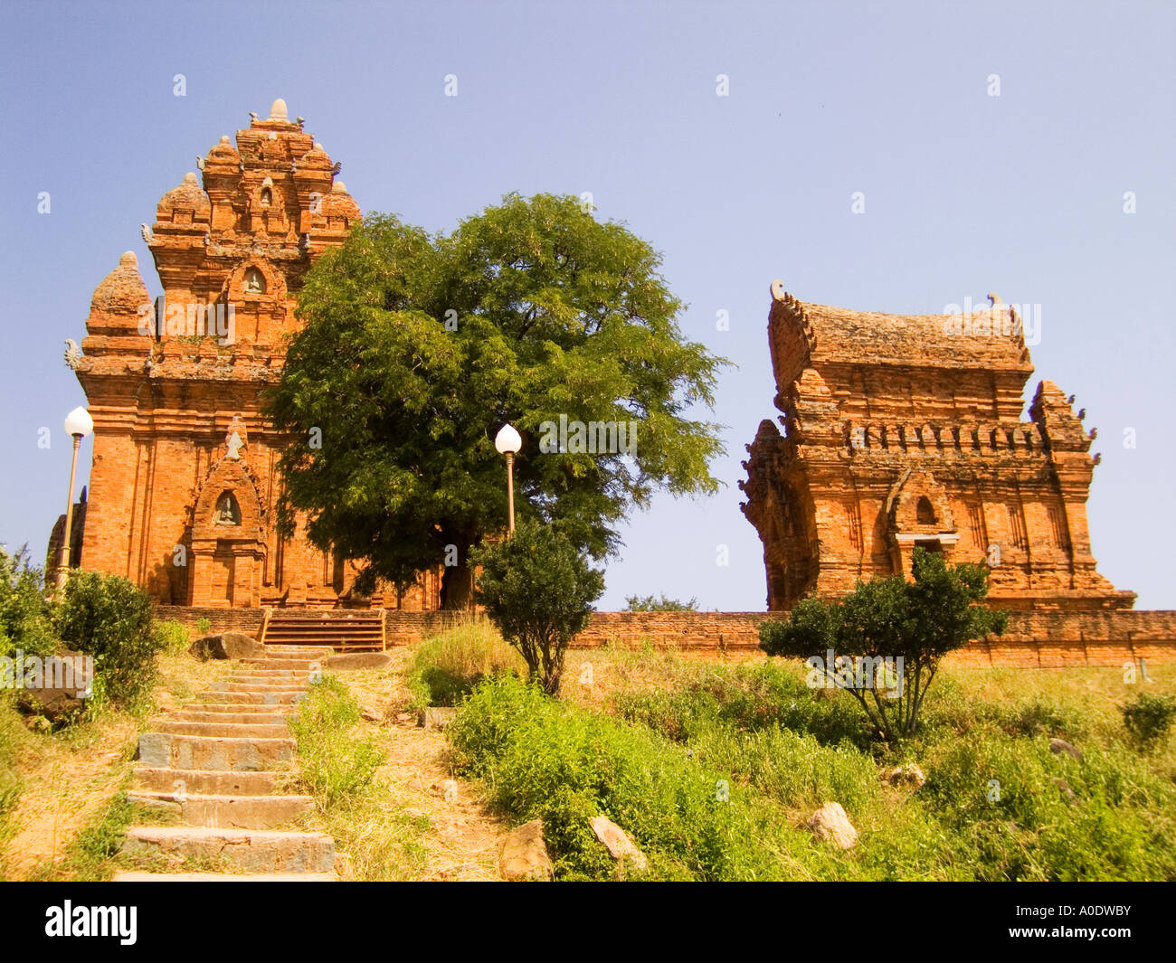 Vietnam ruins temples cham culture hi-res stock photography and images ...