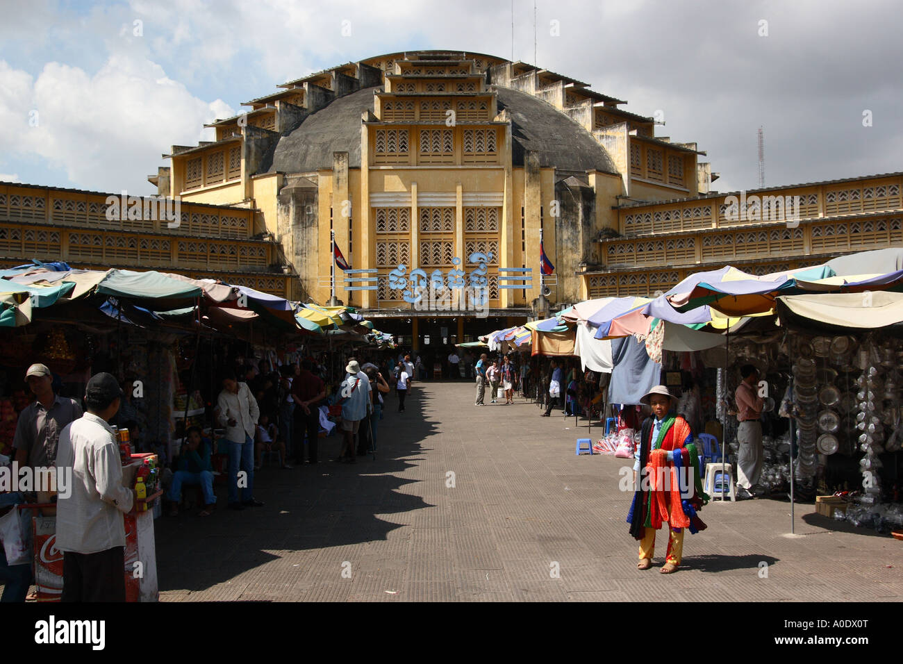 View of the central market in the Cambodian capital Phnom Penh Stock ...
