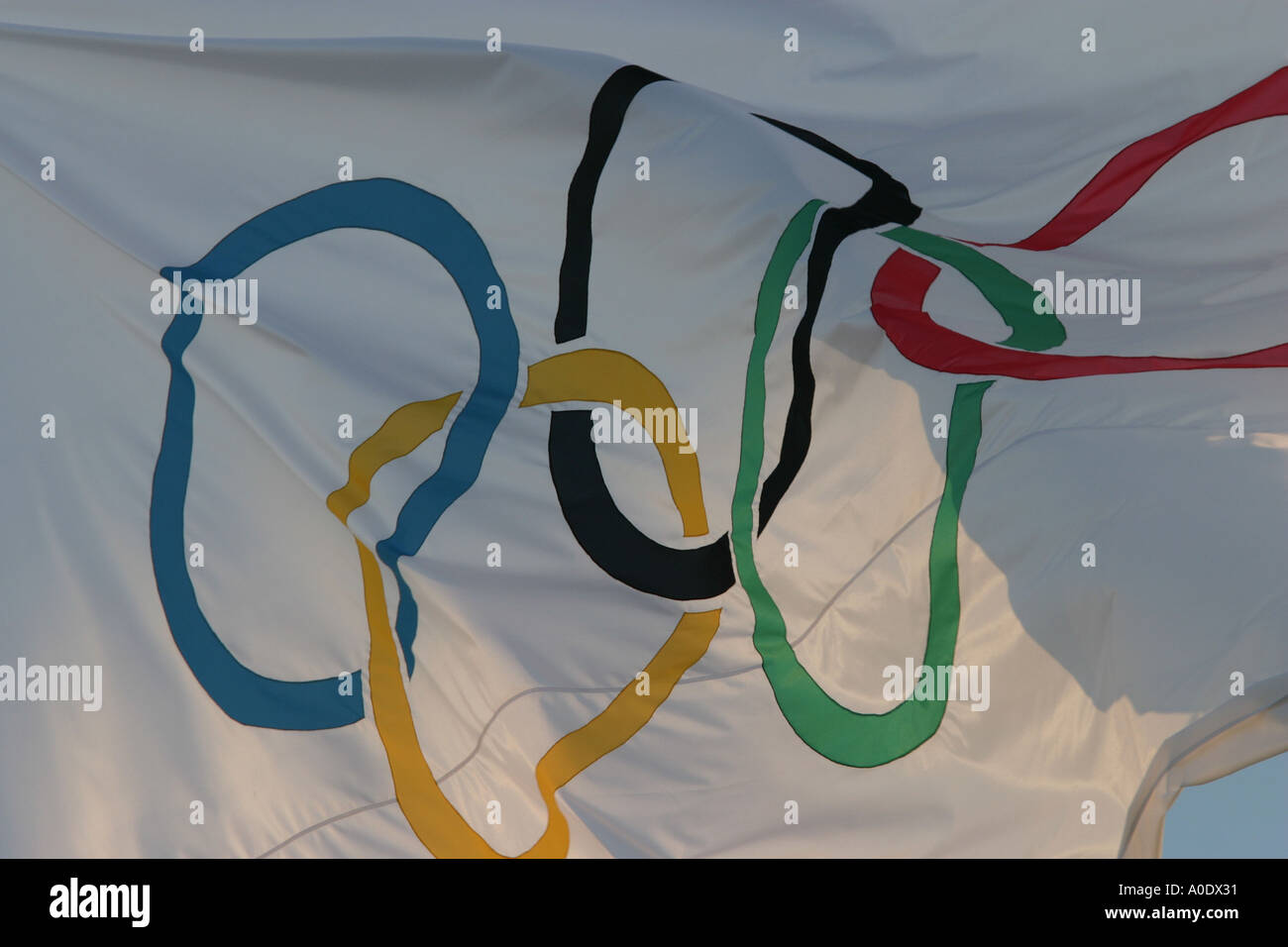 Five interlocking rings hi-res stock photography and images - Alamy