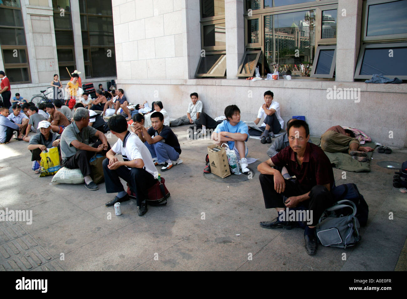 Chinese railroad workers hi-res stock photography and images - Alamy