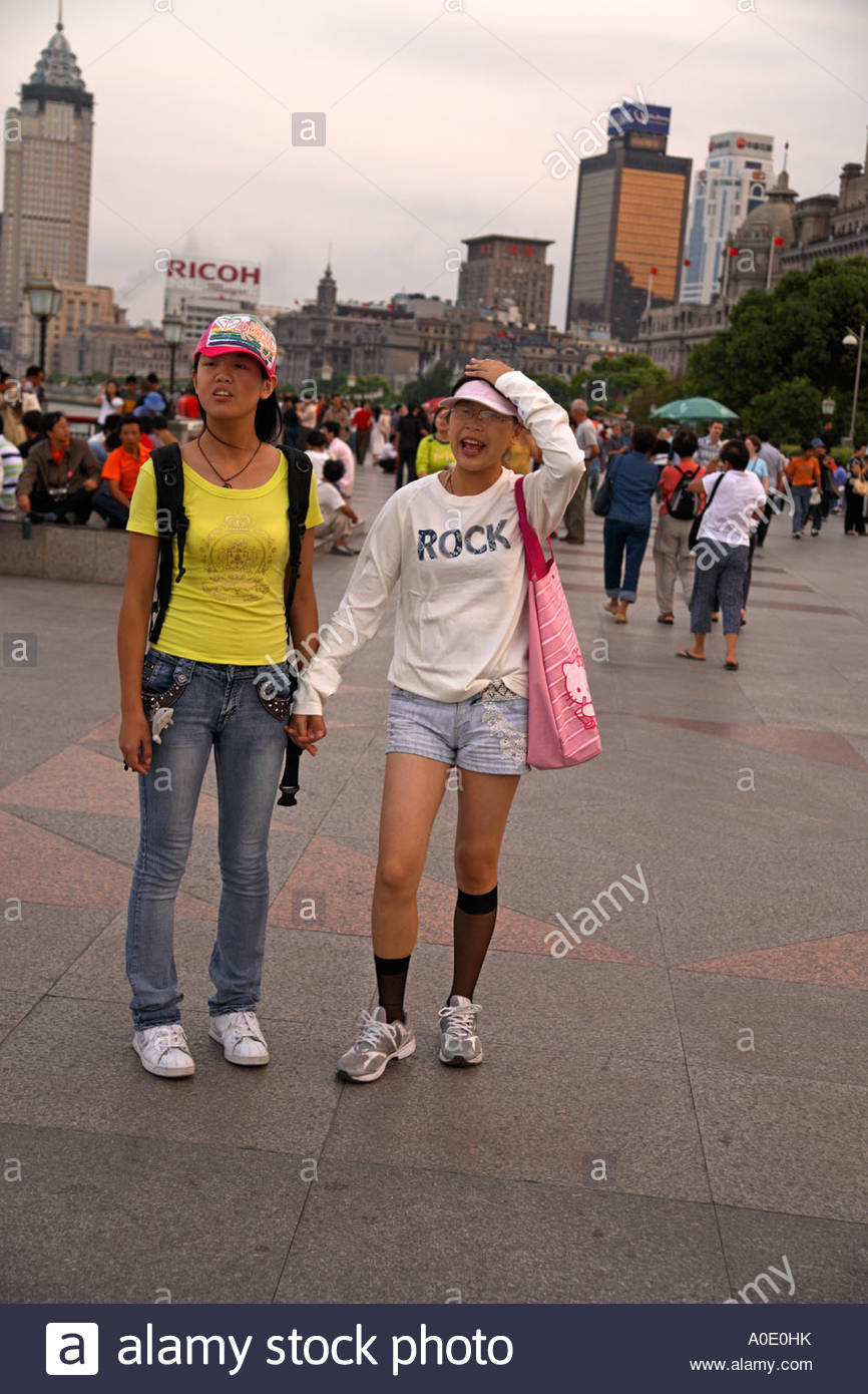 Chinese Girls In Shanghai Street High Resolution Stock Photography and ...