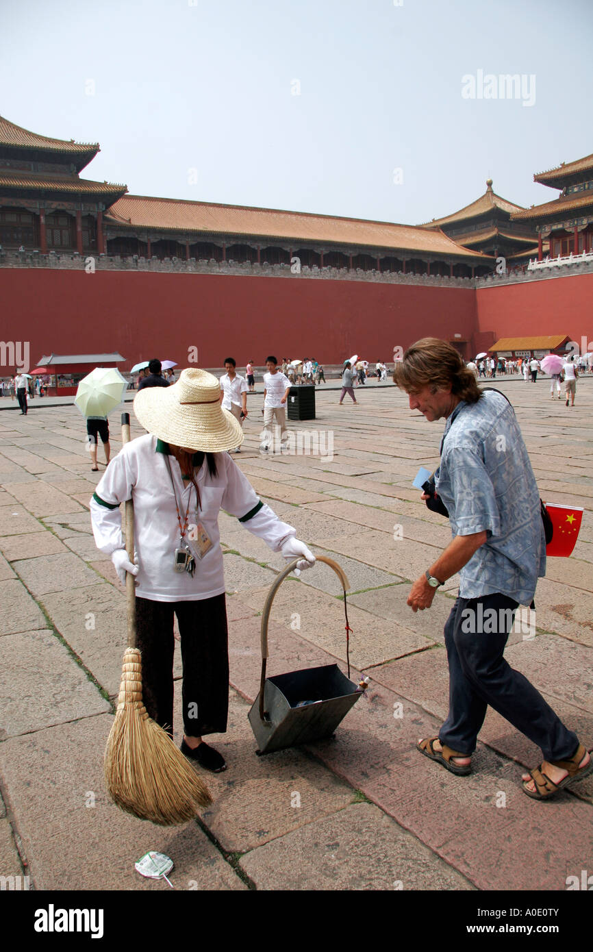 Keeping the Forbidden City free of litter, Beijing China Stock Photo ...