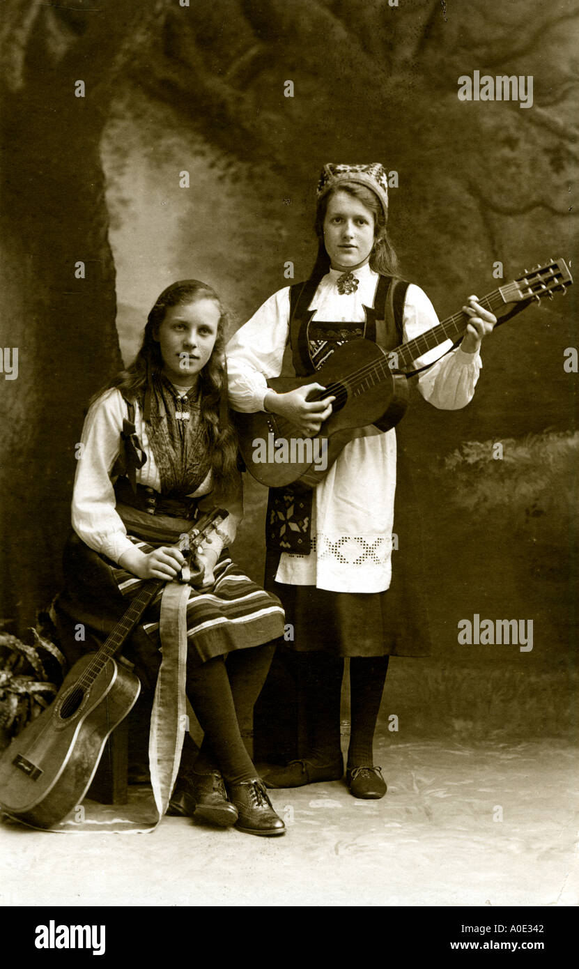 Vintage costume hi-res stock photography and images - Alamy