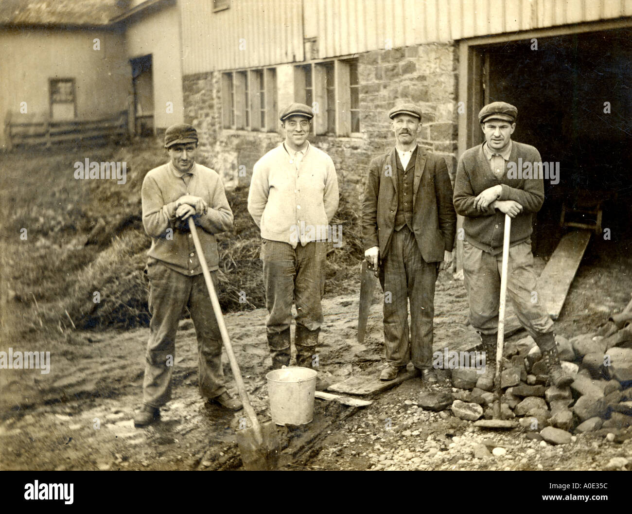 1910s labor hi-res stock photography and images - Alamy