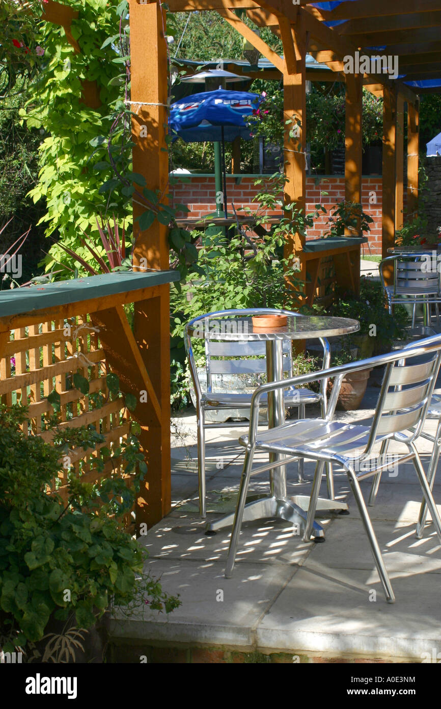 Small modern style pub garden terrace Stock Photo - Alamy