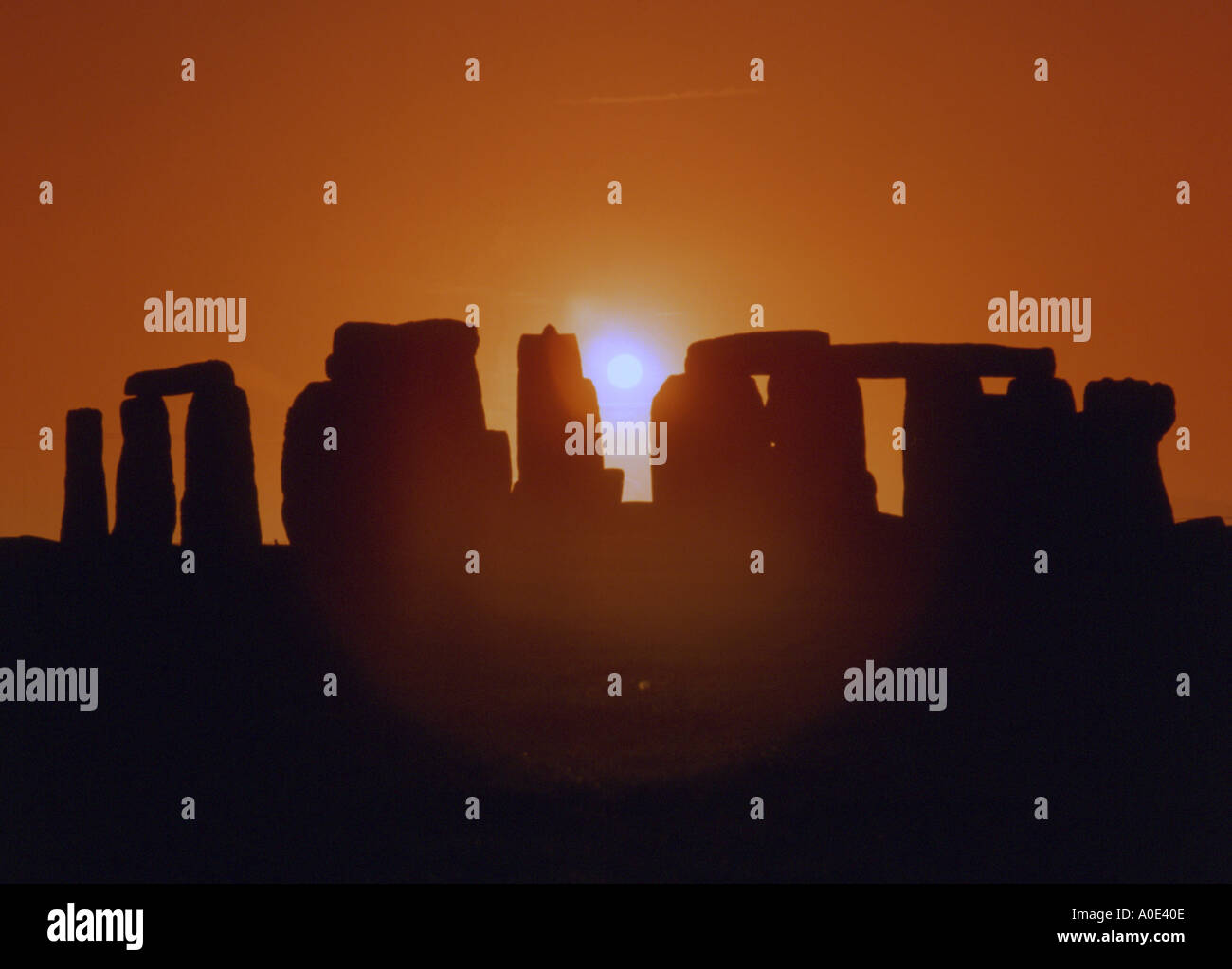 England Stonehenge sunset Stock Photo - Alamy
