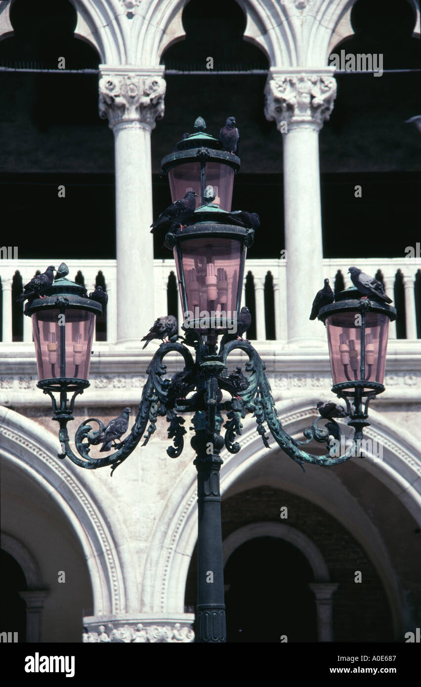 Lamp post in Piazzetta di San Marco Venice Stock Photo - Alamy