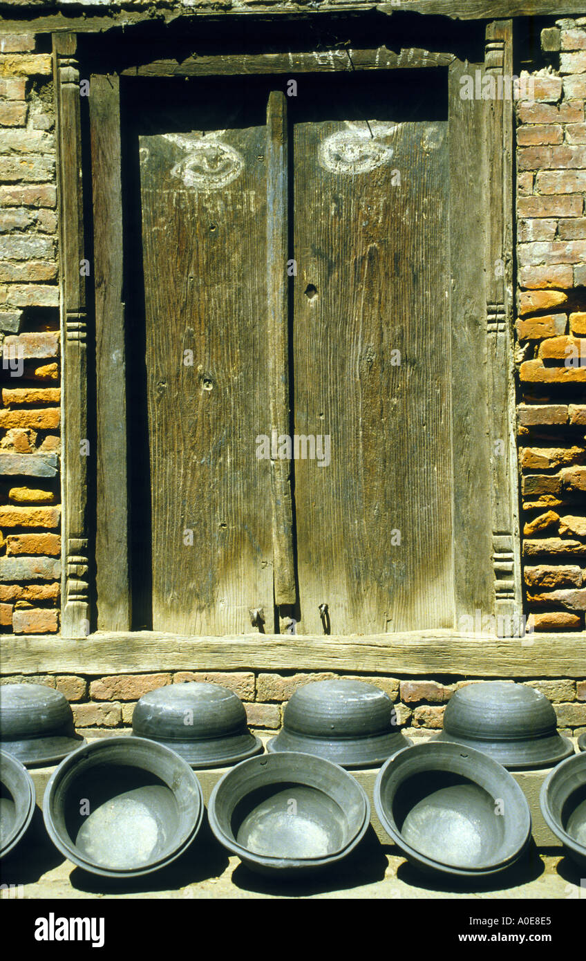Travel pottery nepal hi-res stock photography and images - Alamy