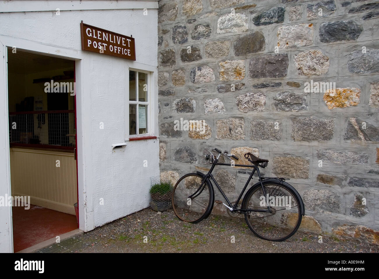 Old fashioned post office hi-res stock photography and images - Alamy