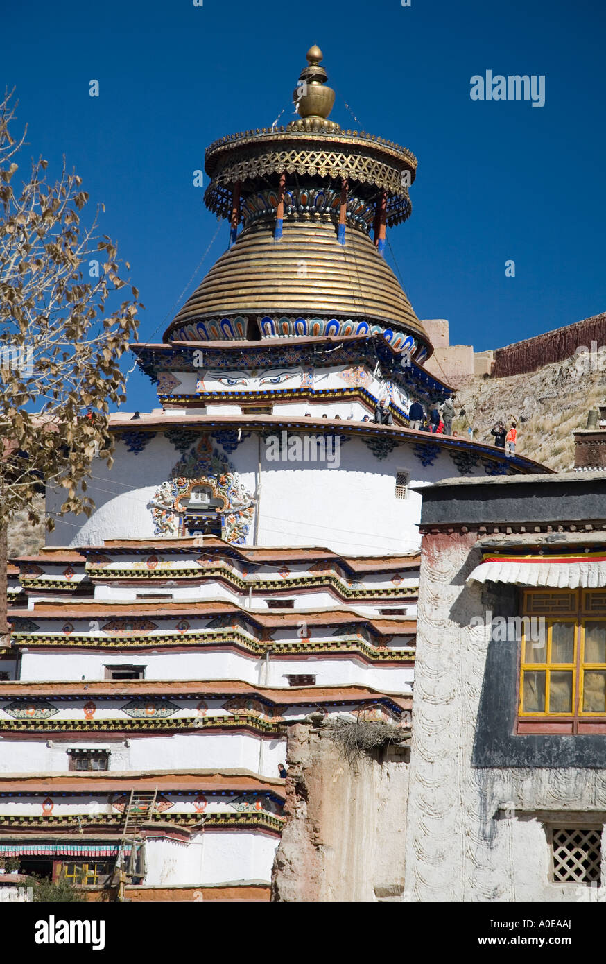 Kumbum stupa gyangtse tibet hi-res stock photography and images - Alamy