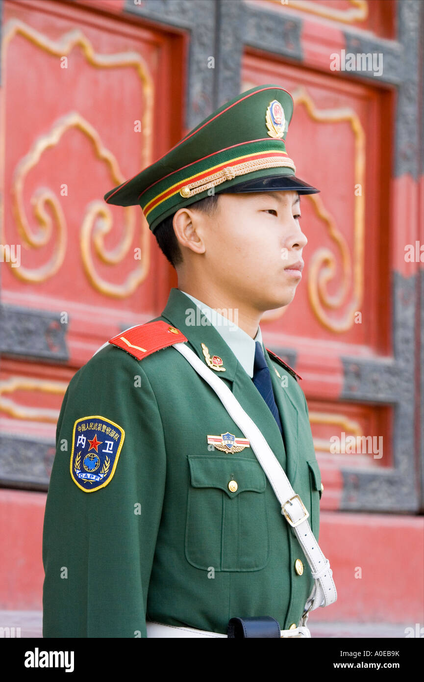 Guard- Forbidden City Beijing Stock Photo - Alamy