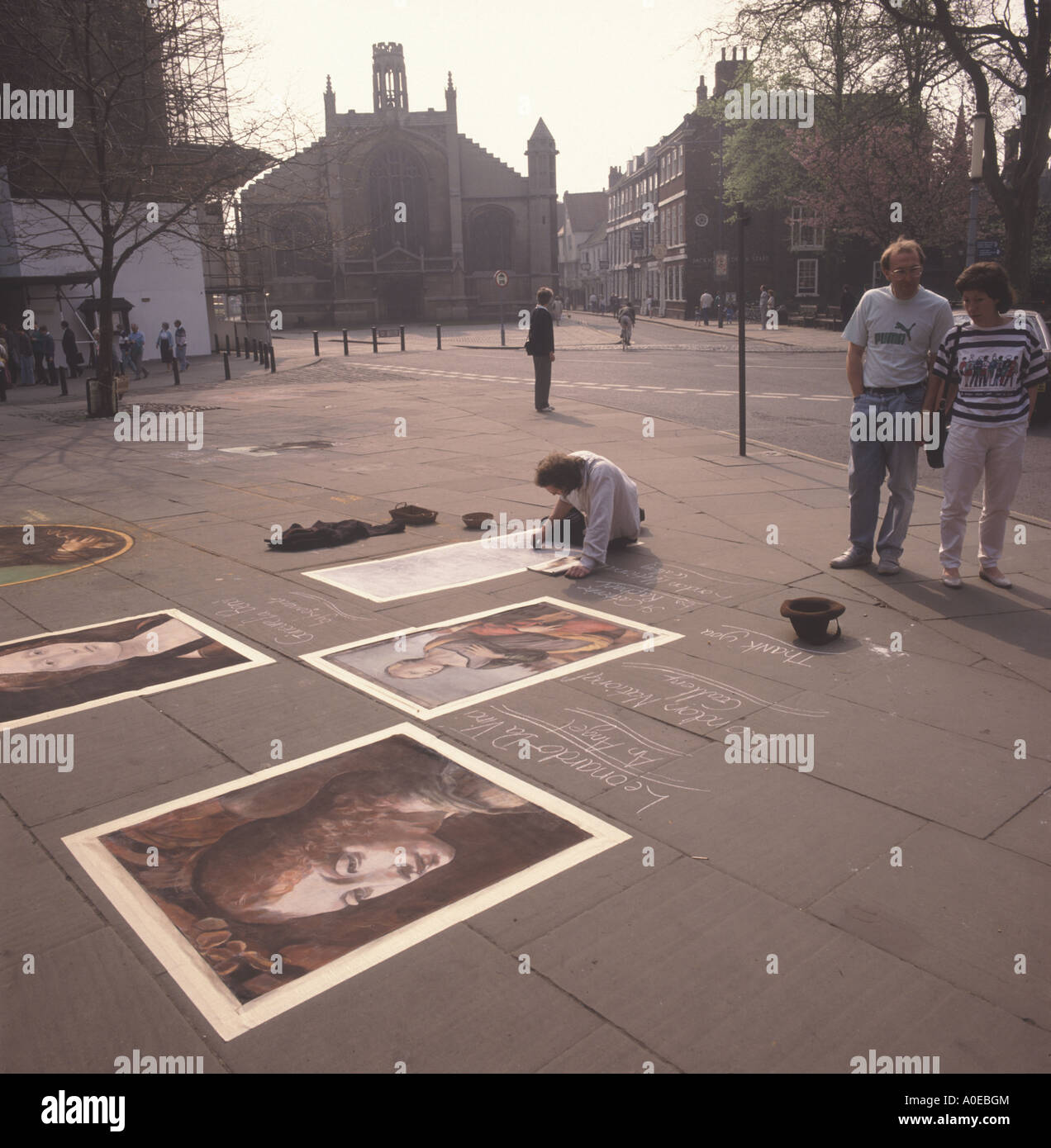 Street artist working hi-res stock photography and images - Alamy