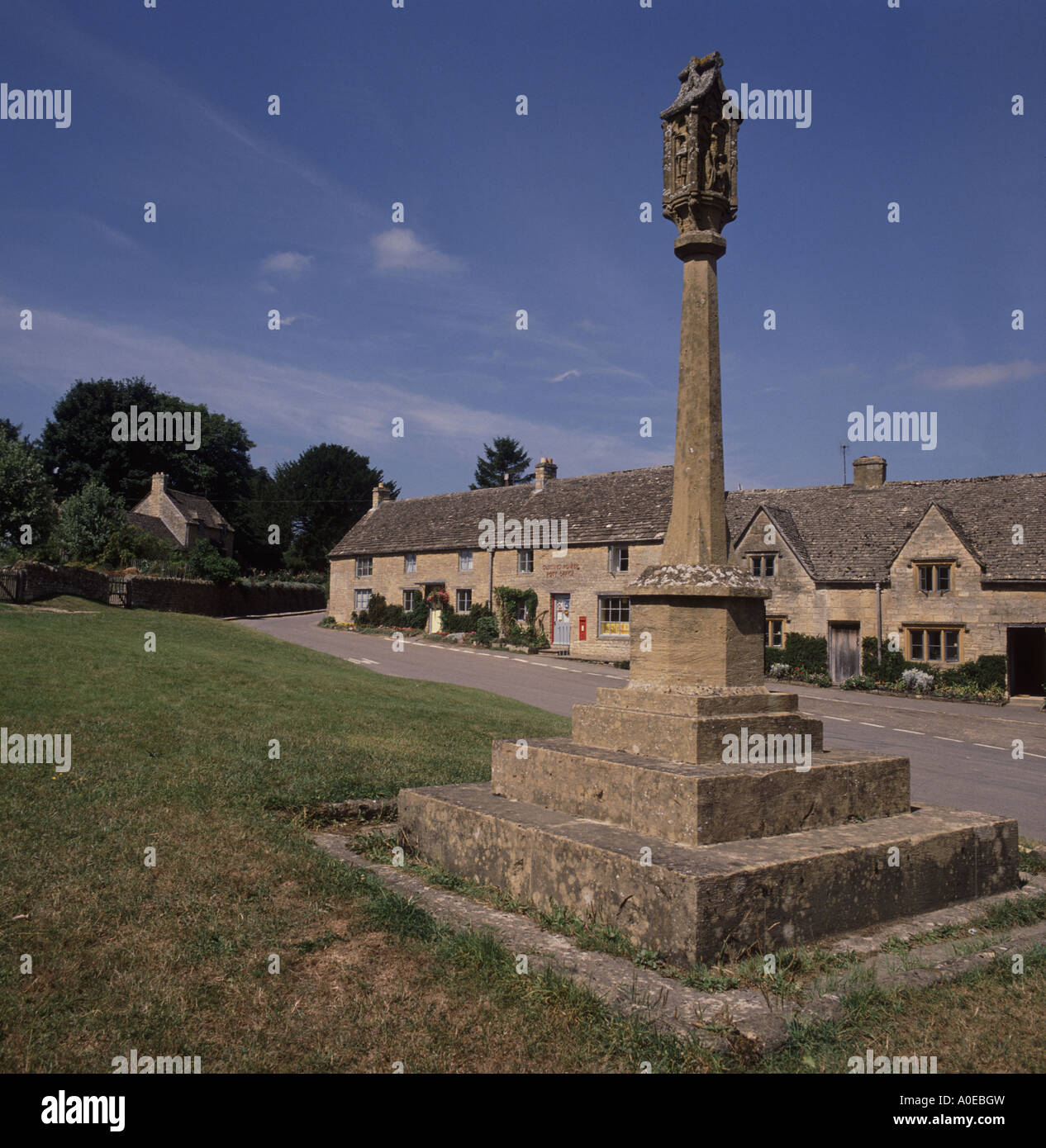 Memorial guiting hi-res stock photography and images - Alamy