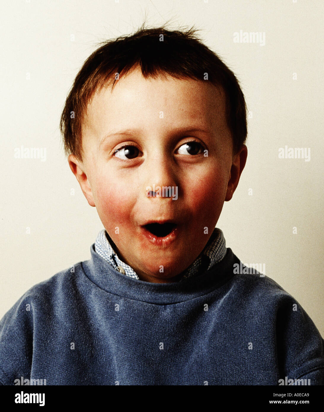 Child gasp hi-res stock photography and images - Alamy
