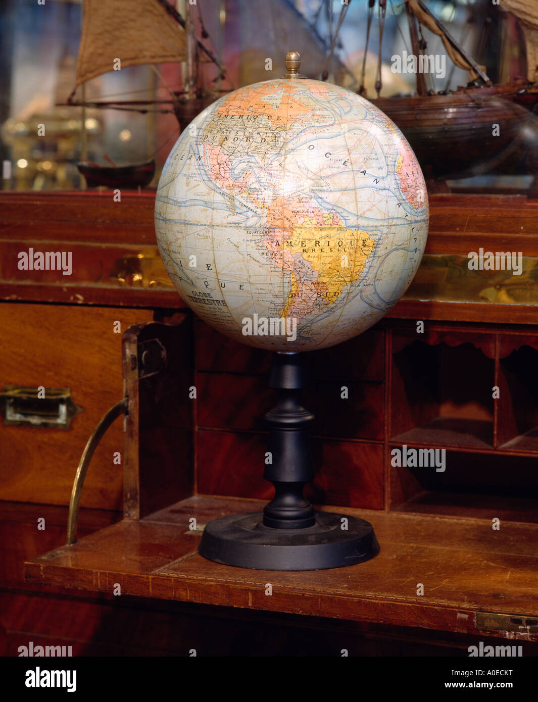 Antique globe hi-res stock photography and images - Alamy
