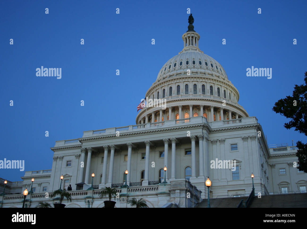 Washington dc view east night hi-res stock photography and images - Alamy