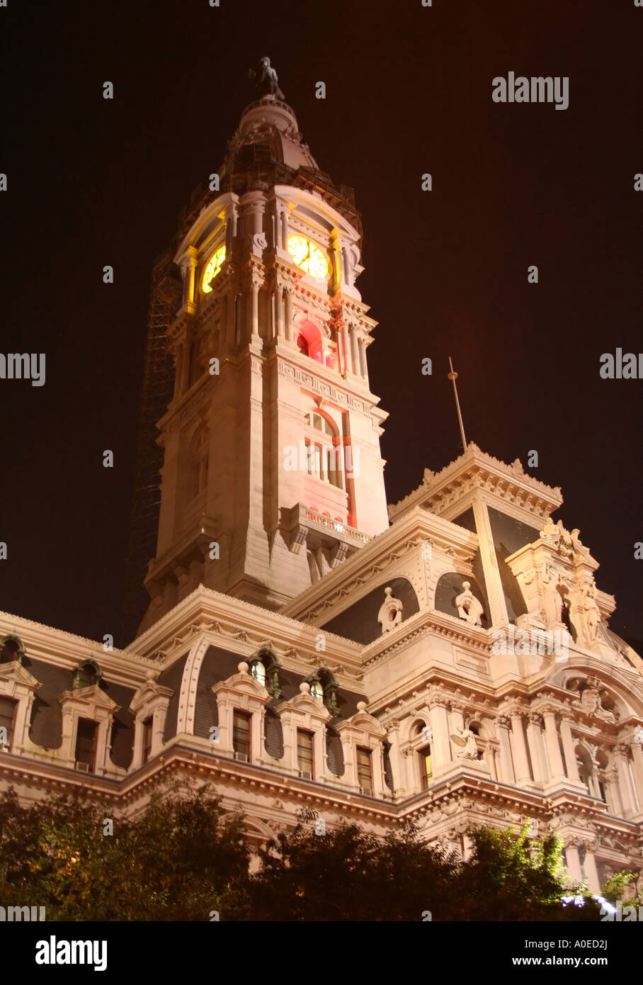 Philadelphia city hall at night hi-res stock photography and images - Alamy