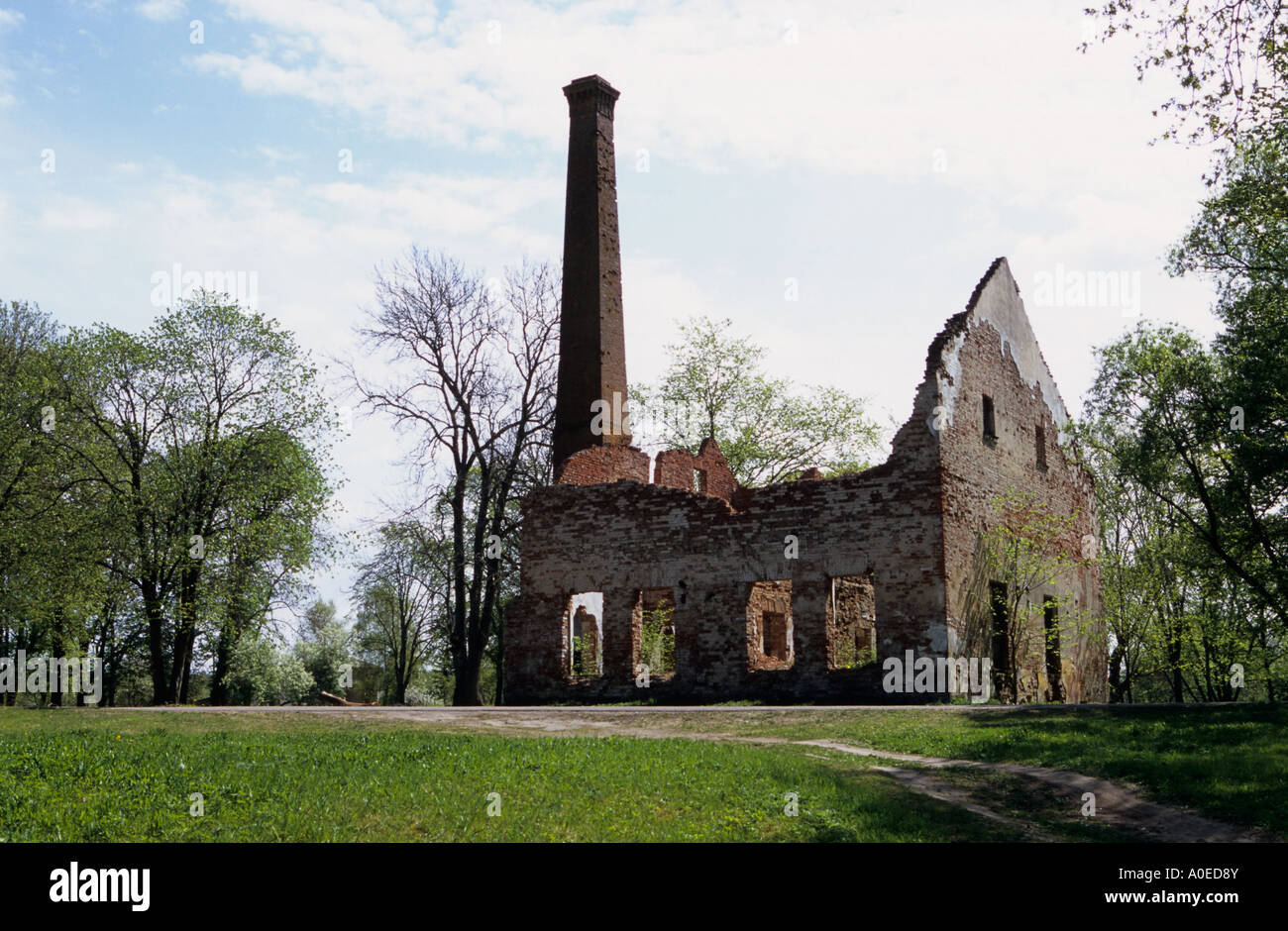 Ruins large house building hi-res stock photography and images - Alamy