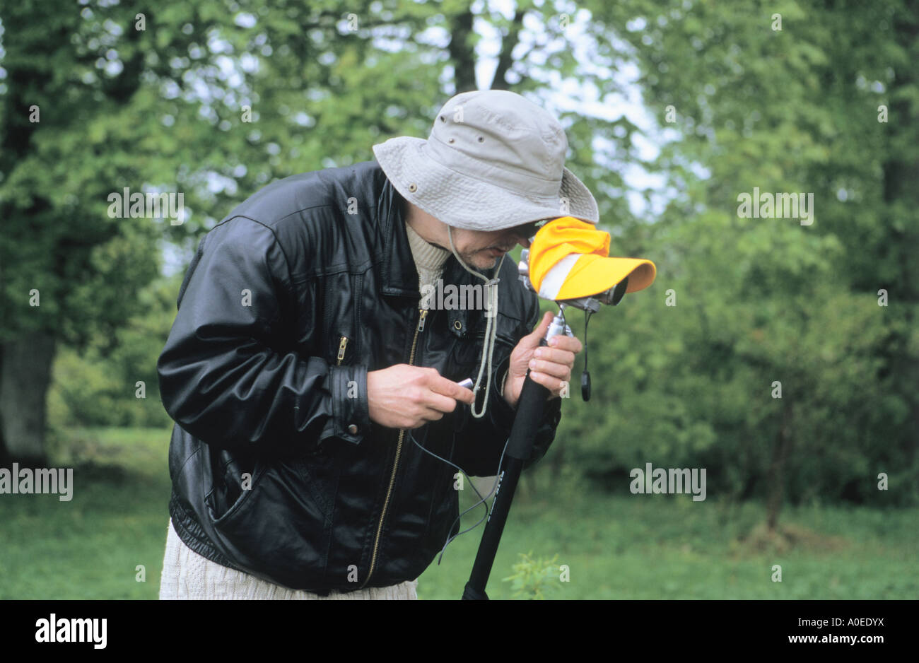 Filming close hi-res stock photography and images - Alamy