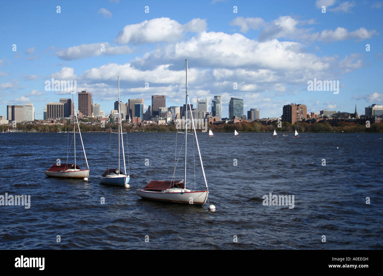 Boston river skyline boats hi-res stock photography and images - Alamy
