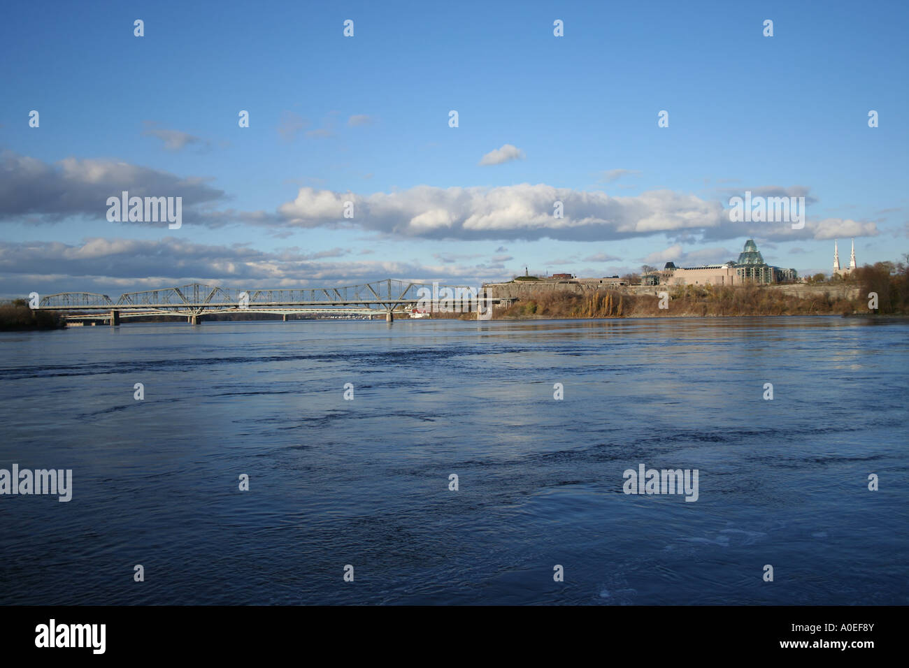 Alexandra bridge, National Gallery of Canada Ottawa River November 2006 ...