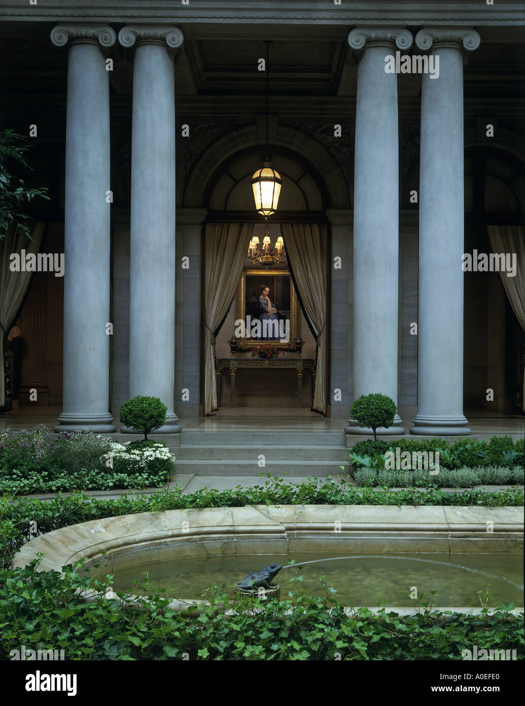 Frick collection new york and garden hi-res stock photography and ...