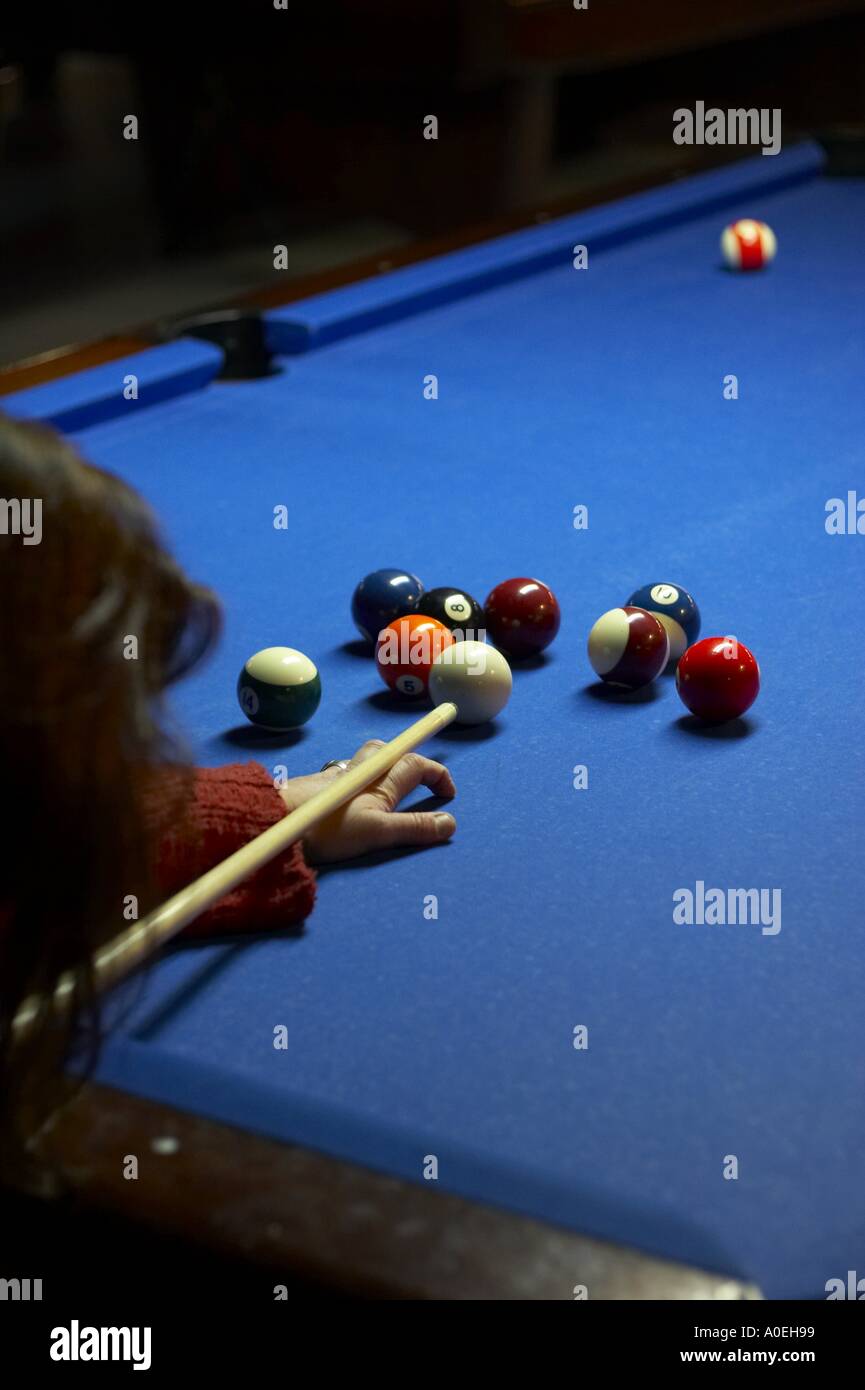 woman playing pool billard Stock Photo - Alamy