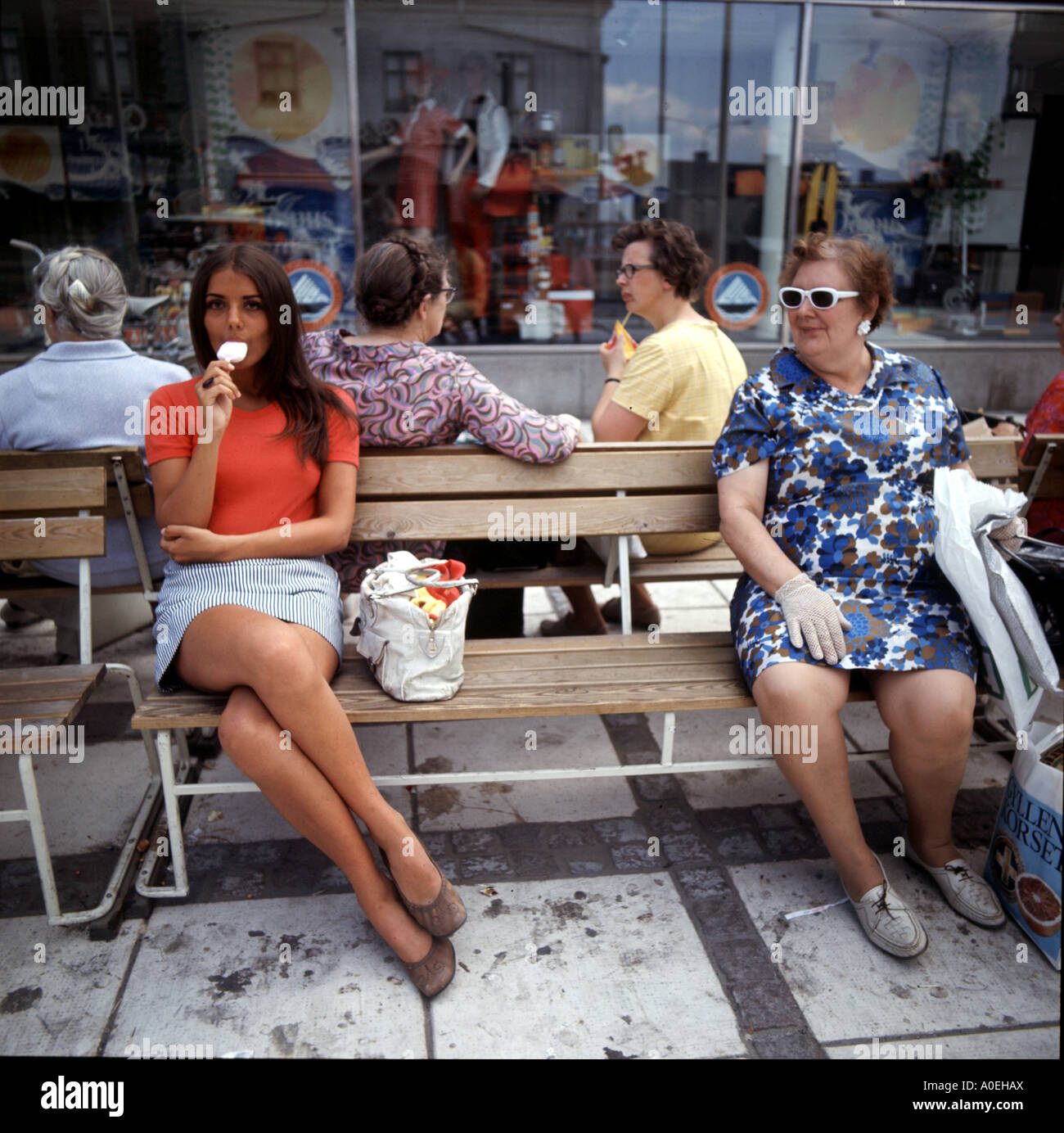 Mini skirt london hi-res stock photography and images - Alamy