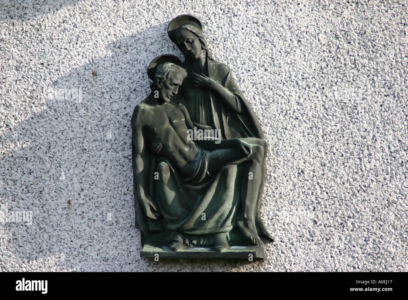 Mother mary mourning jesus hi-res stock photography and images - Alamy