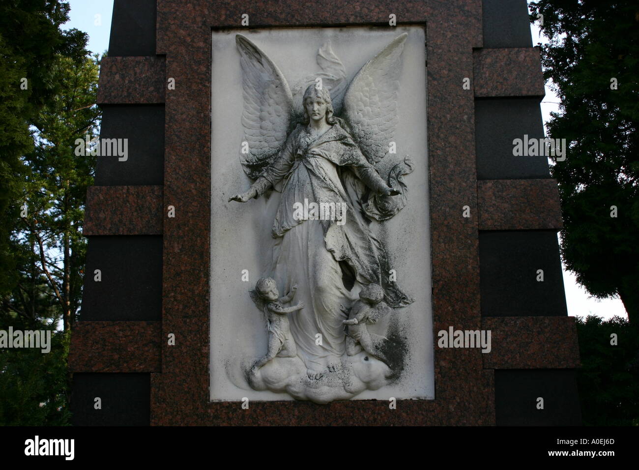 Angel relief hi-res stock photography and images - Alamy