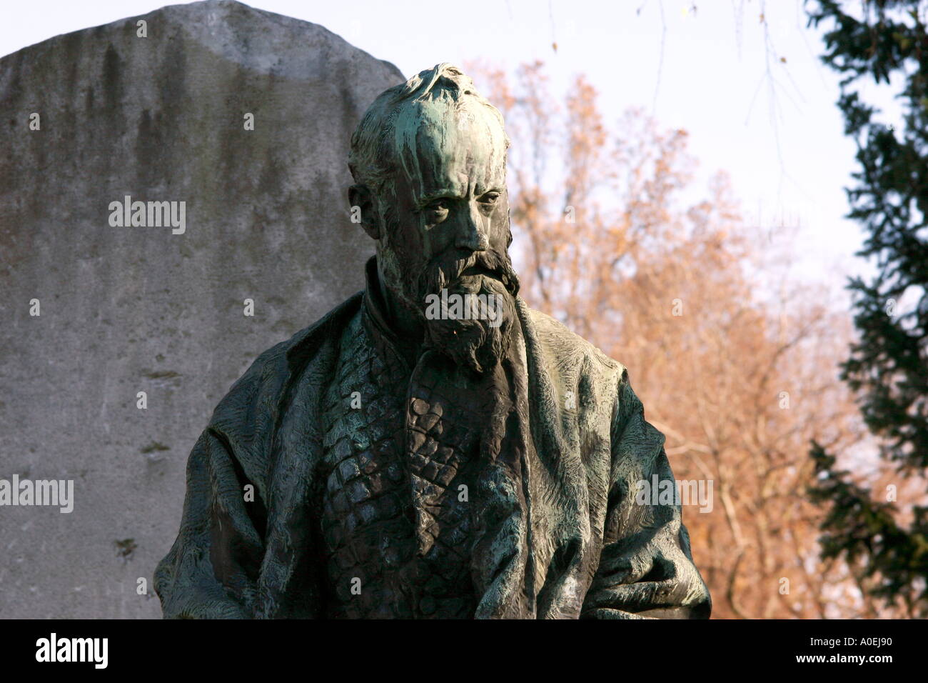 Sad metal statue hi-res stock photography and images - Alamy