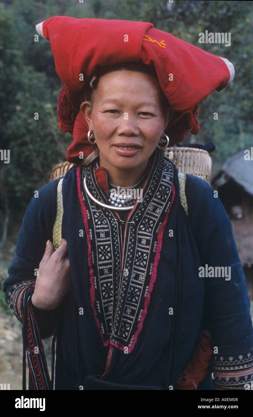 Lady of the Dao People Sapa Area Vietnam Stock Photo - Alamy