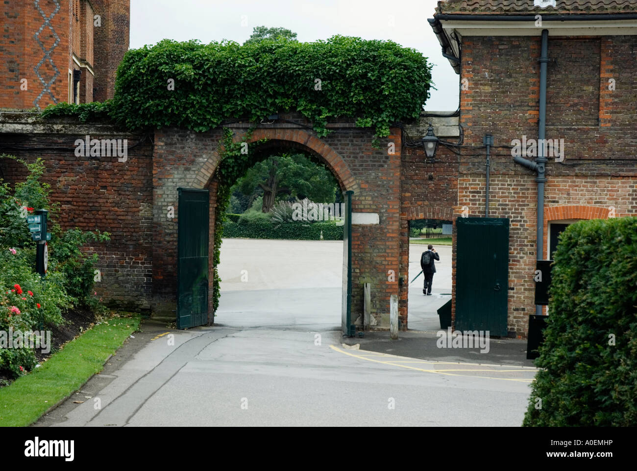 Man and arch hi-res stock photography and images - Alamy