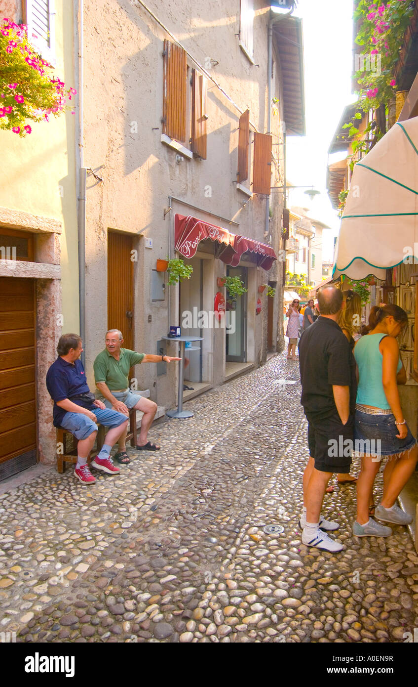 Scalig hi-res stock photography and images - Alamy