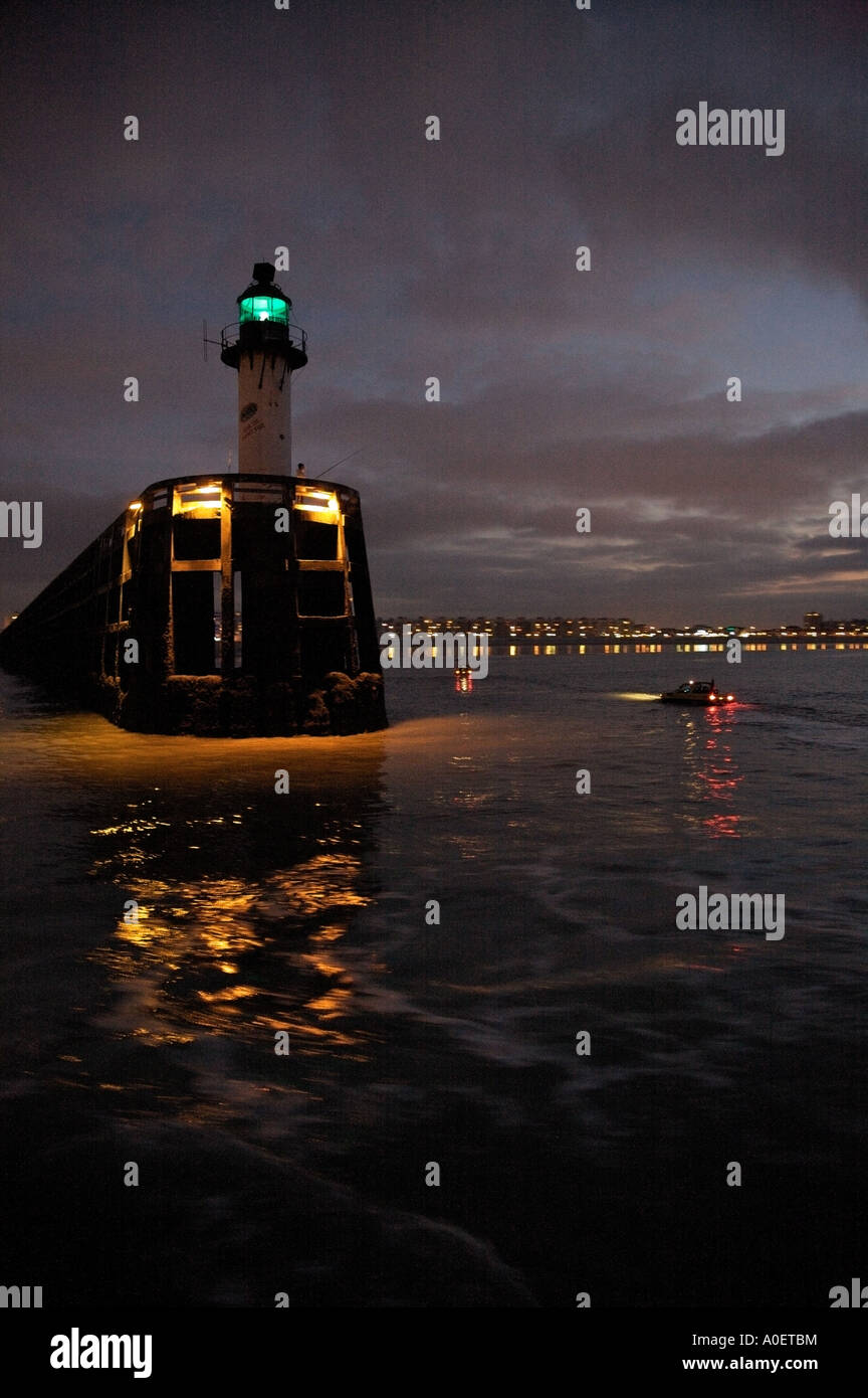 Dutton commander amphibious car hi-res stock photography and images - Alamy