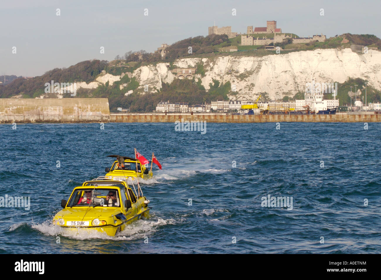 Doug Hilton and Tim Dutton leave Dover to cross the English Channel in ...