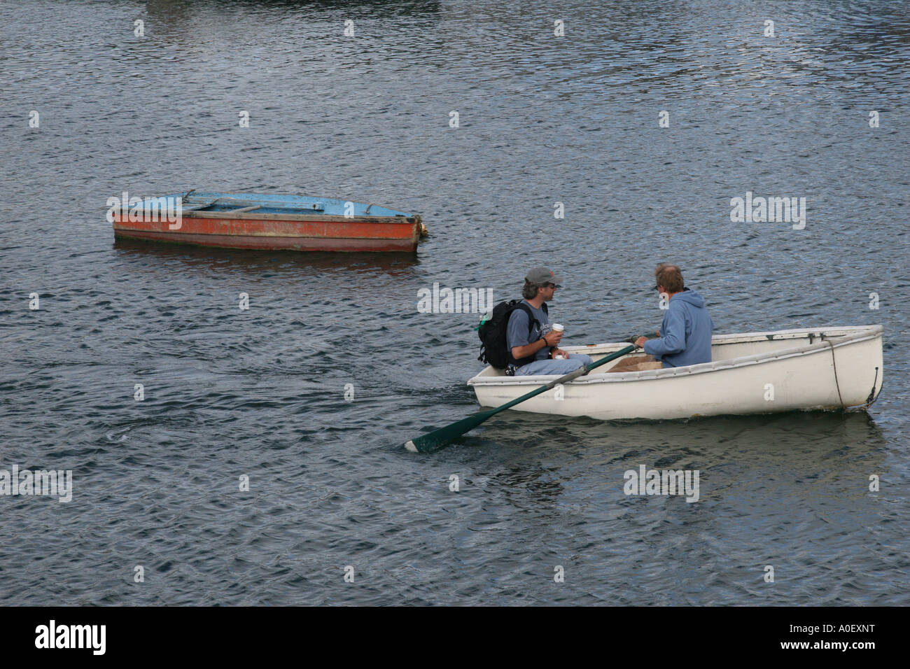Small row boat dinghy hi-res stock photography and images - Alamy