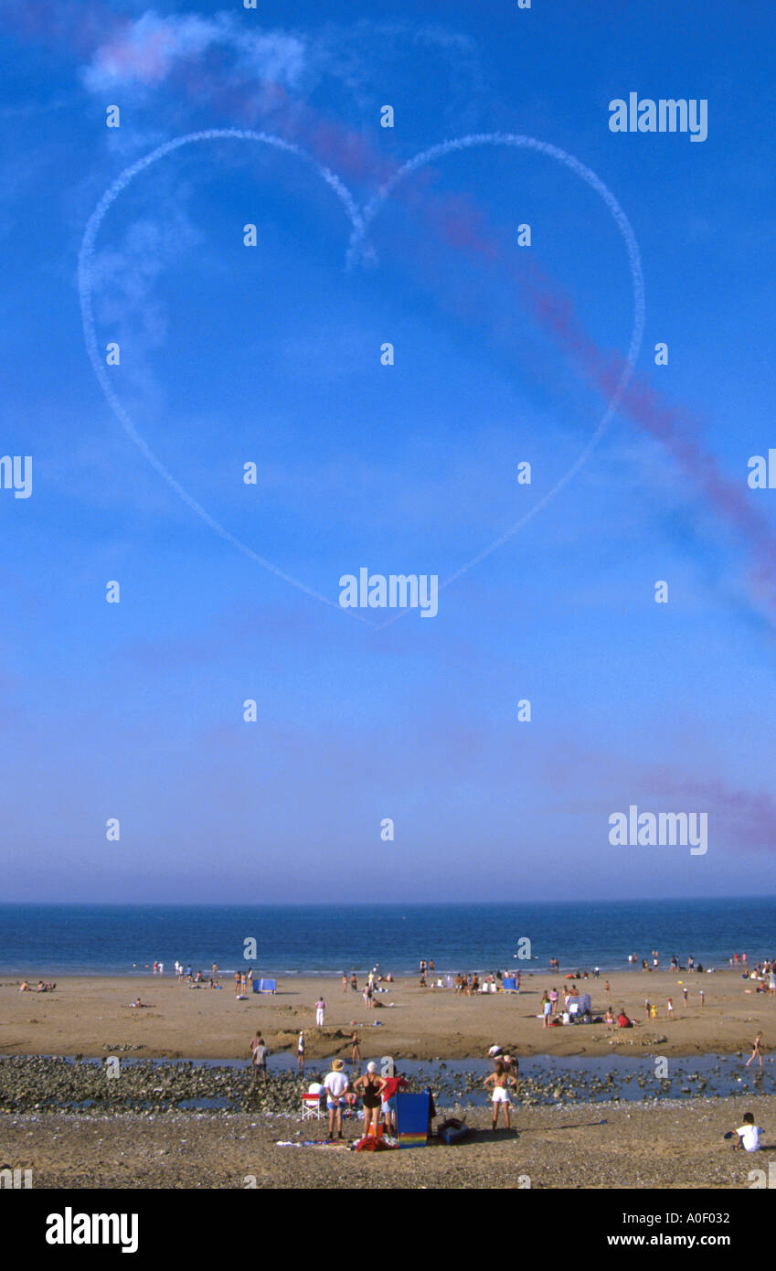 Flying arrow hi-res stock photography and images - Alamy