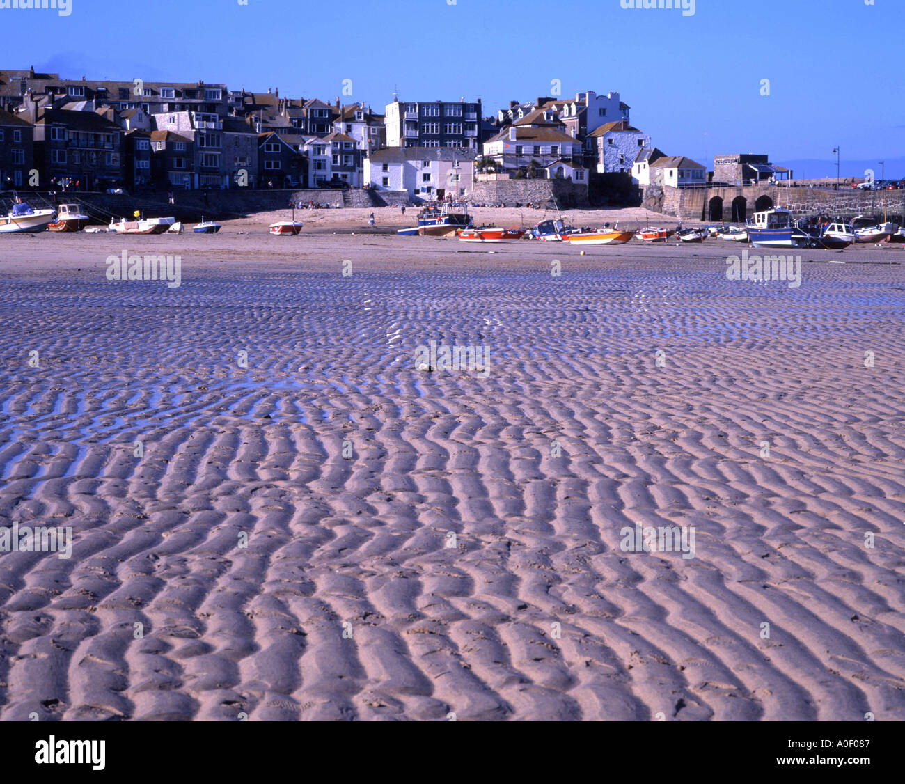 Wave patterns beach cornwall hi-res stock photography and images - Alamy