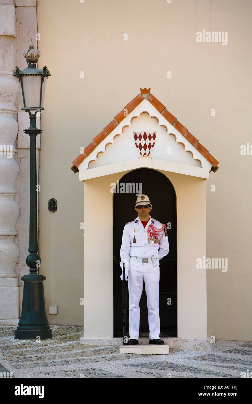Palace guard monaco summer uniform hi-res stock photography and images ...