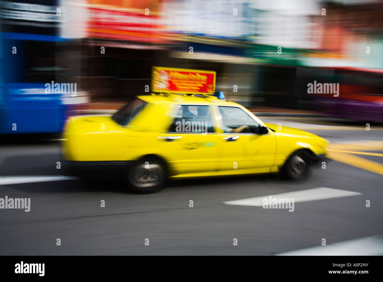 Singapore taxi hi-res stock photography and images - Alamy
