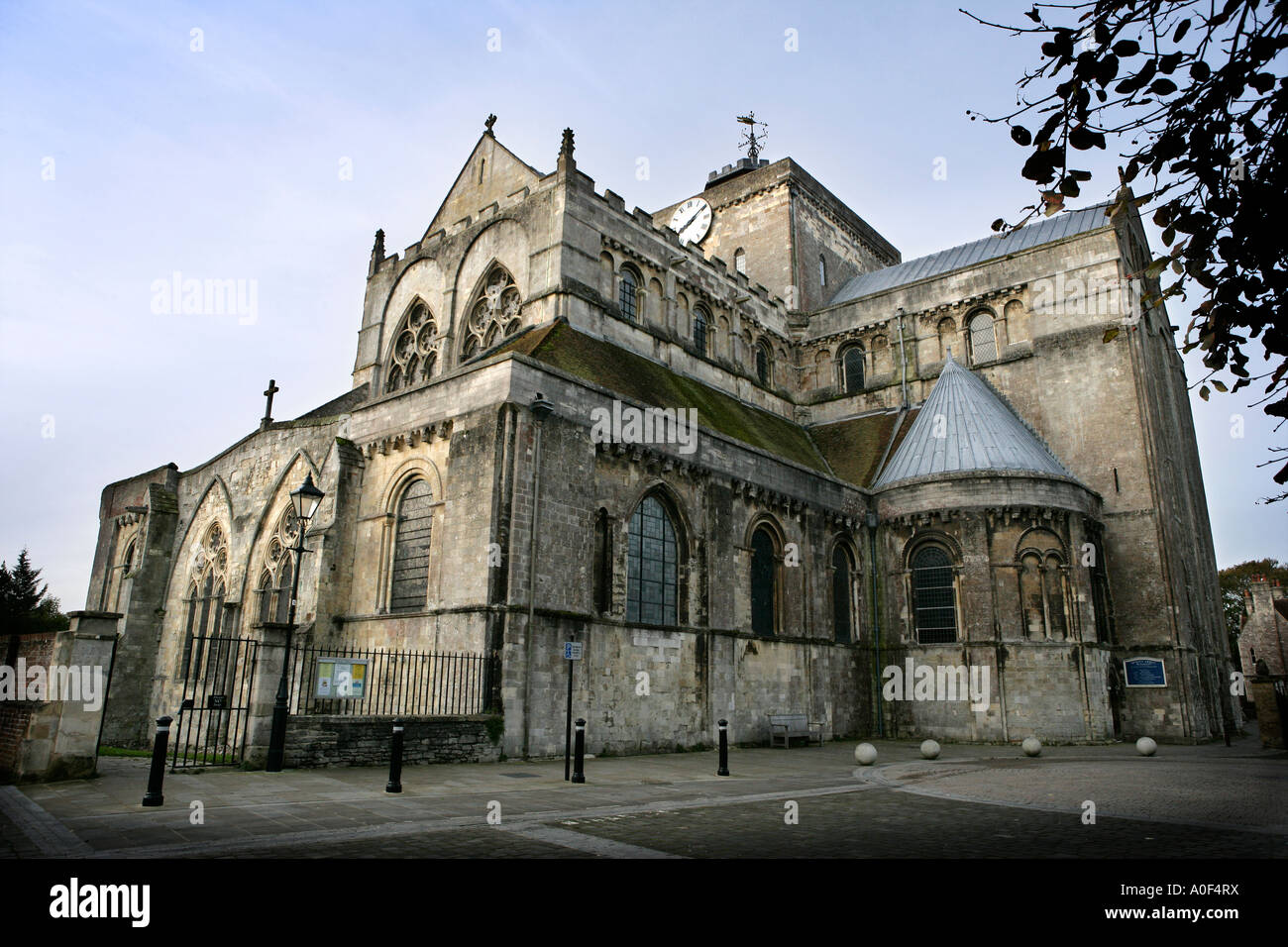 Old romsey hampshire hi-res stock photography and images - Alamy