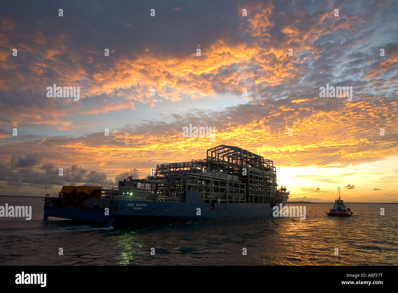 Supertanker hi-res stock photography and images - Alamy