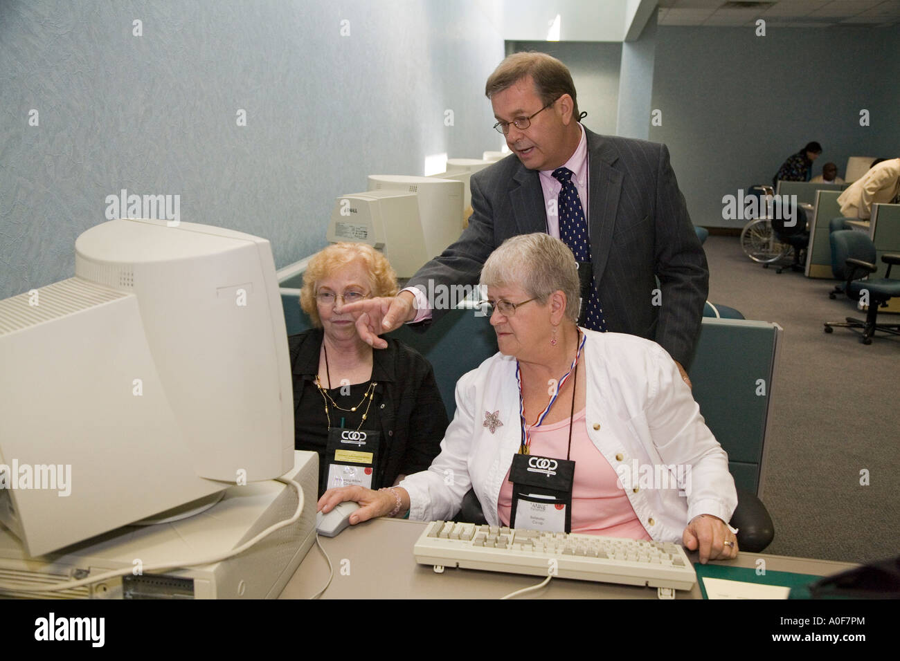 Senior Citizens in Computer Class Stock Photo - Alamy