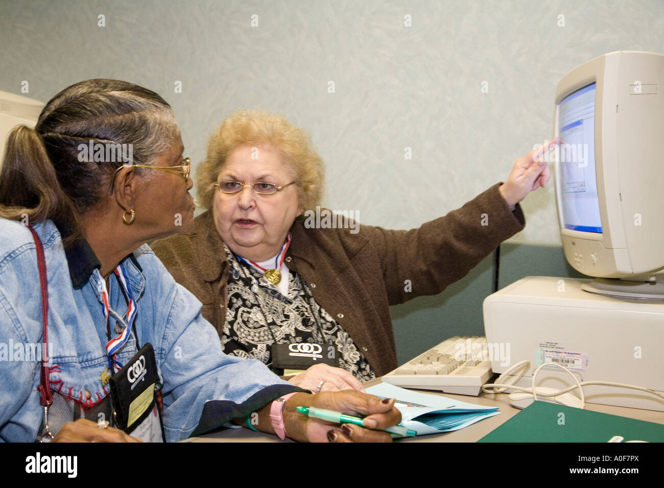 Computer class hi-res stock photography and images - Alamy